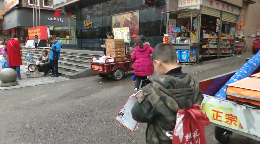 现在学生学习任务重