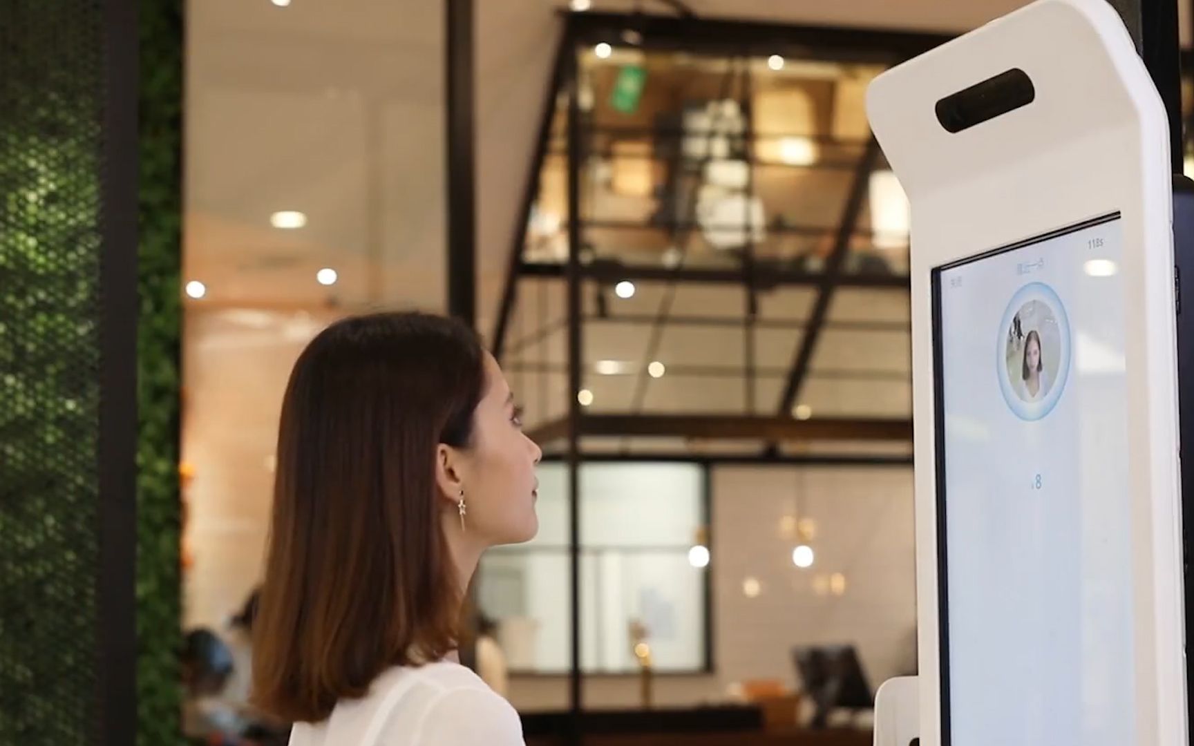 微信、支付宝开大招,以后出门刷脸即可,手机直接可以扔了!