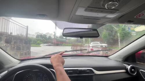 小区转弯如何判断车距记住这几个技巧新手也能快速上手