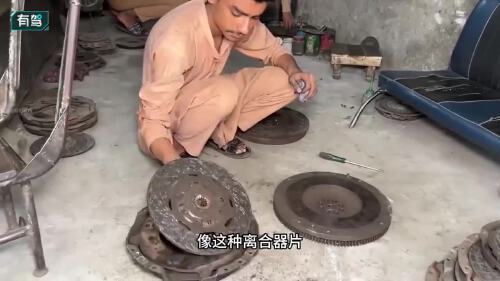 巴基斯坦维修卡车离合器三件套全过程,修好跟新的没区别!