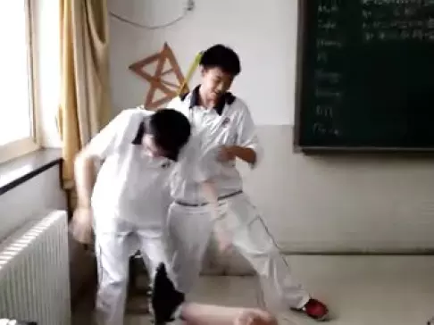 北京二中分校09届原4班的未公开视频