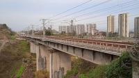 CRH3C型动车组通过石堰沟桥