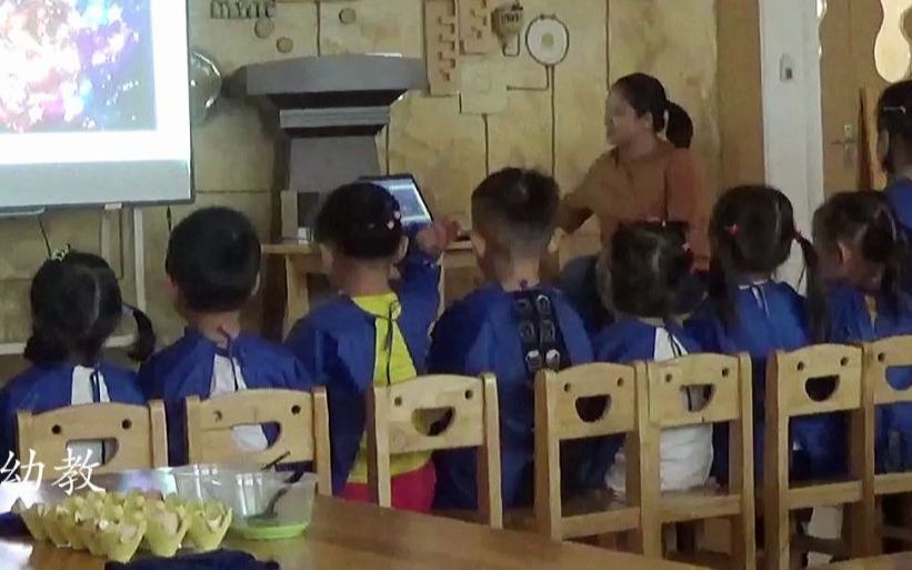 幼儿园优质公开课:小班美术《美丽的烟花》#幼儿园公开课#幼儿园#...