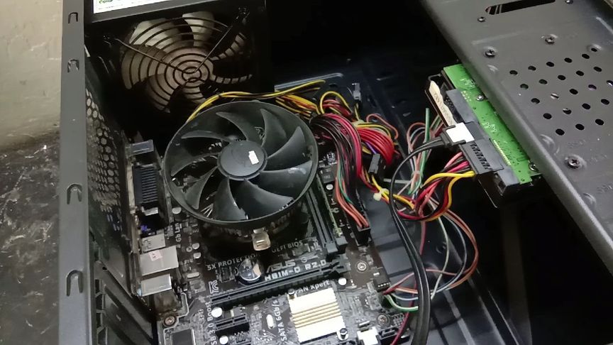 90元收了一台电脑主机,一个cpu就值这些钱,这回又小赚了