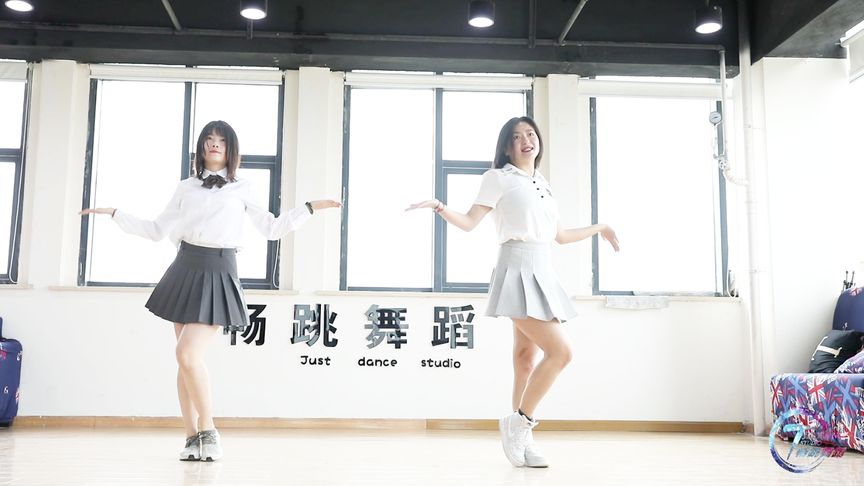 分享一段完整的goodtime舞蹈视频,非常青春活力,不妨学一下!