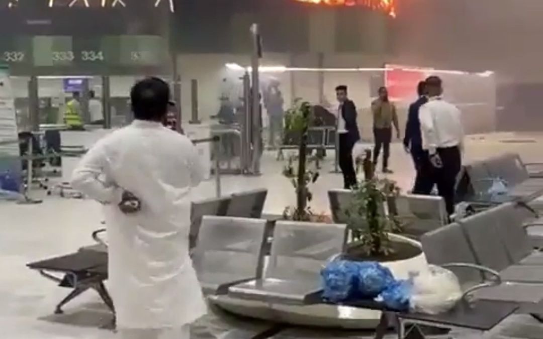 突发状况!伊拉克巴格达机场起火,目前已暂停所有航班