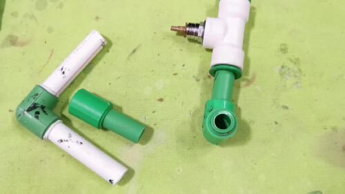 水管热熔错了,旧管卡在弯头里不能用怎么办?教你一招,轻松取出