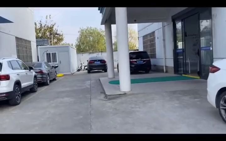 上海朗荣旋转门公司,上海朗荣旋转门品牌厂家工厂全景拍摄