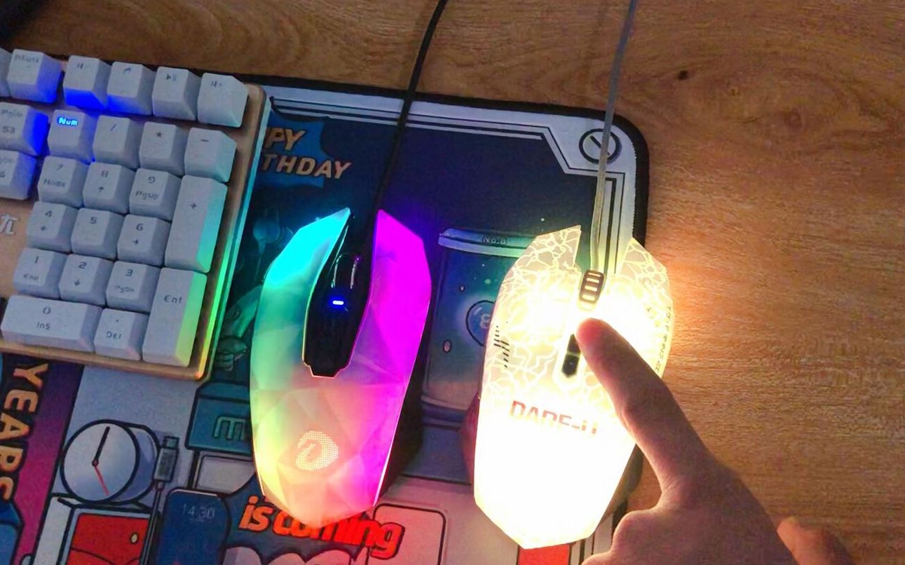 双十一购物分享:达尔优钻石版游戏鼠标开箱,灯光很炫酷!