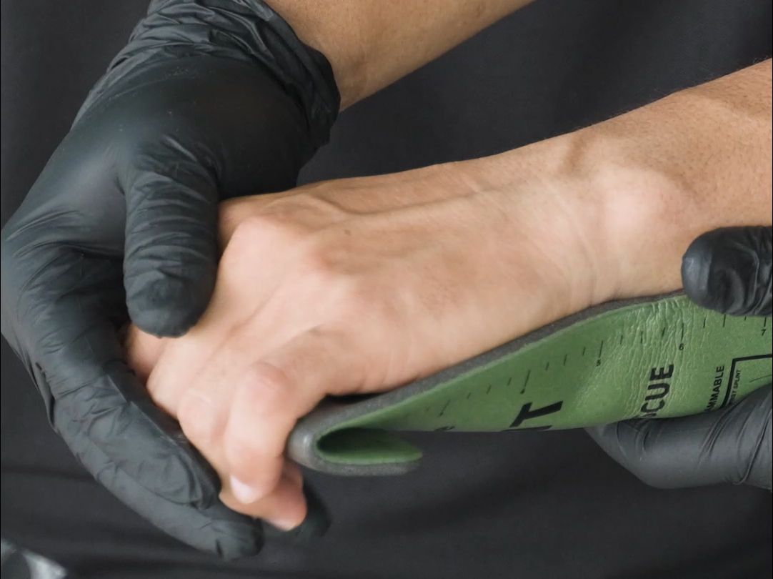 夹板、绷带、三角巾组合包扎