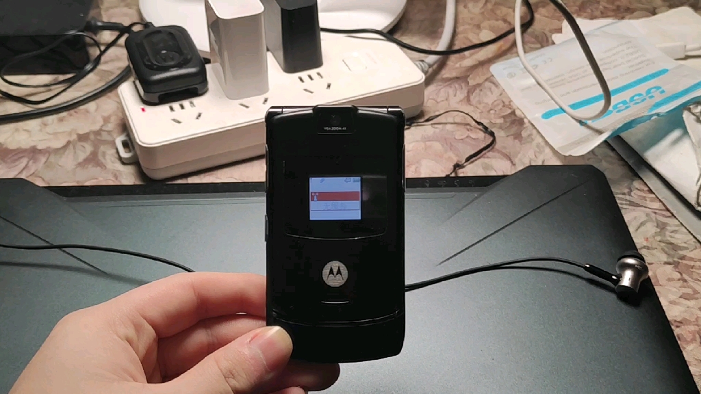 摩托罗拉V3试玩彩虹六号3雷霆行动