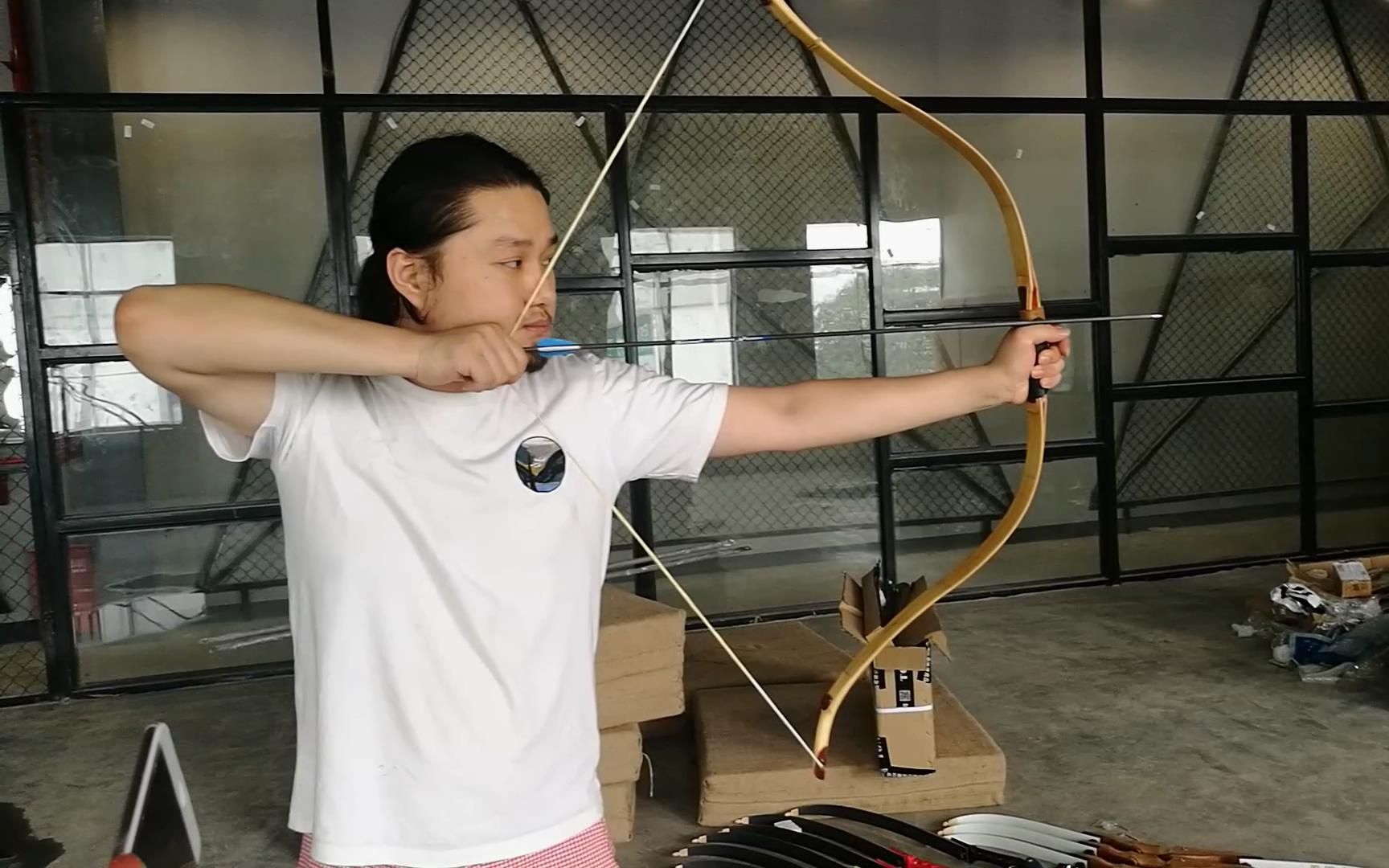 【缺师傅射箭小学堂】传统弓射箭的正确姿势 你的勾弦手法真的正确...