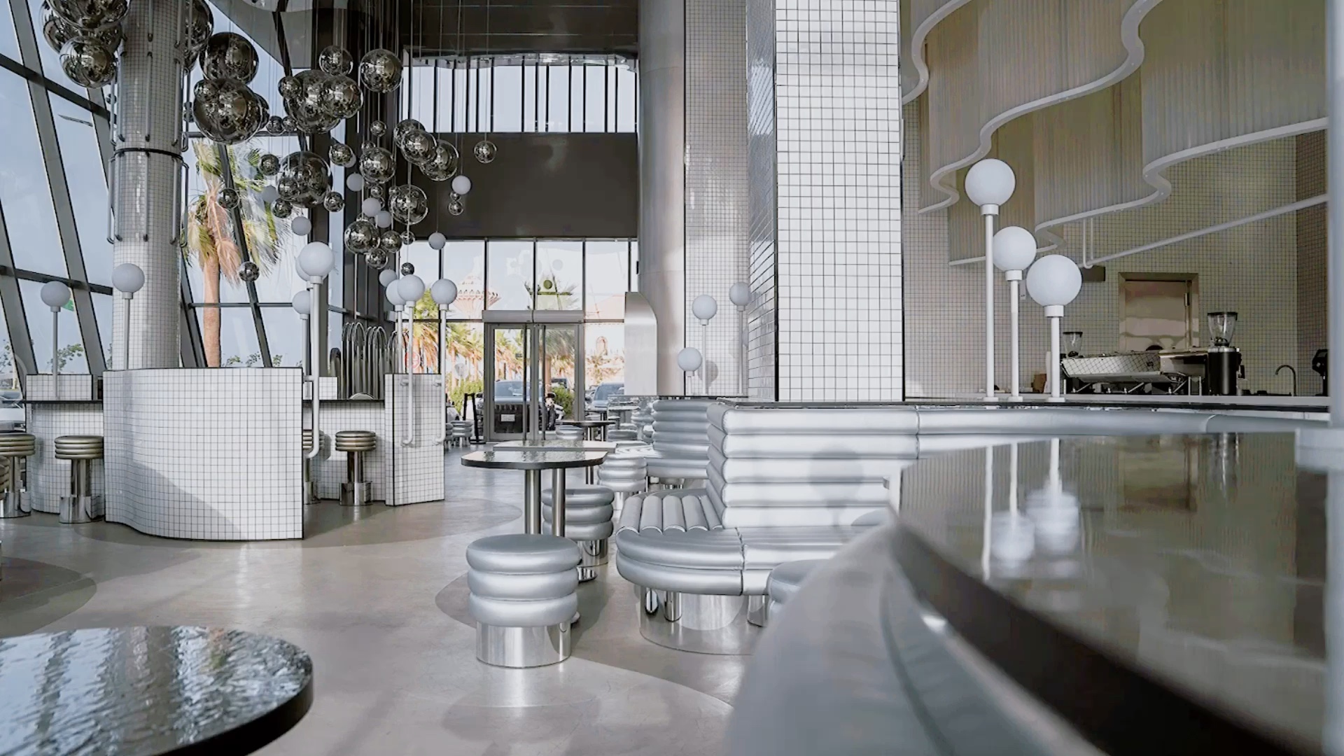 ...一个从产品和宣传中脱颖而出的项目,直到室内设计代表了项目的概念