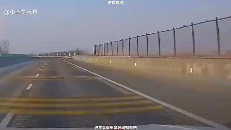 骑车逆行,导航逆行骑车,我都停车了他还撞