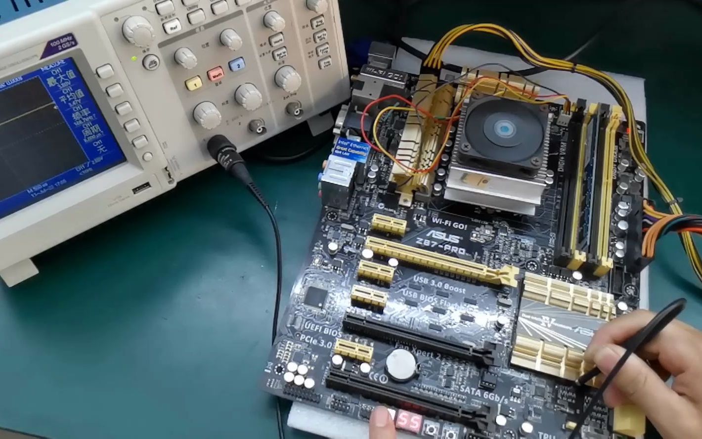 华硕Z87不显示,这种通病最好解决,更换2颗管子就能恢复!