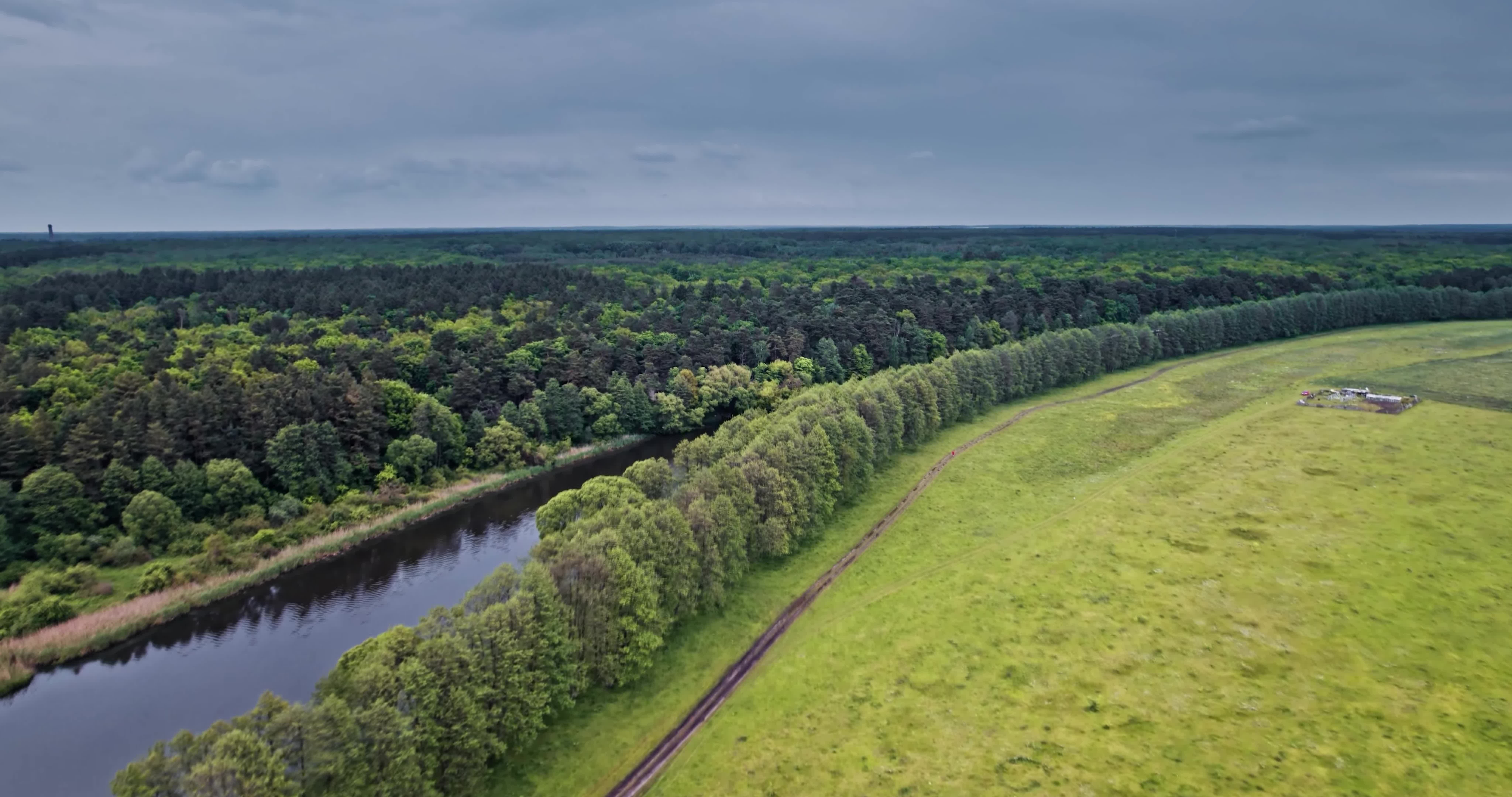 神奇的乌克兰߇�߇� 在8K超高清(每秒60帧)的放松电影中,播放放松...