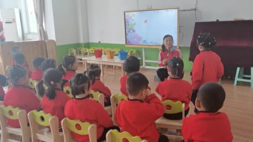 幼儿园小班教学活动精彩片段--种花,来看看孩子们的表现吧