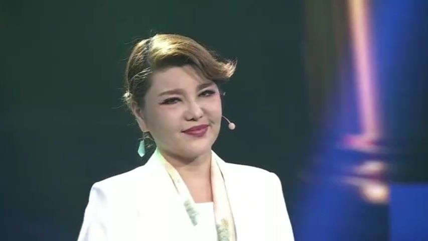 #乌兰图雅#深情演绎《画你》曲风悠扬,歌词唯美。好歌与你分享!