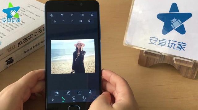 不需要P图软件,教你一键去掉照片多余人物,高效不留痕迹!