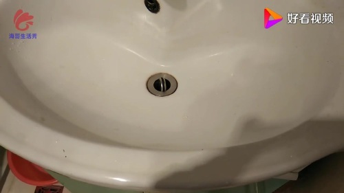 下水返臭味,别着急,伸缩软管这样处理一下,立马解决,太实用了