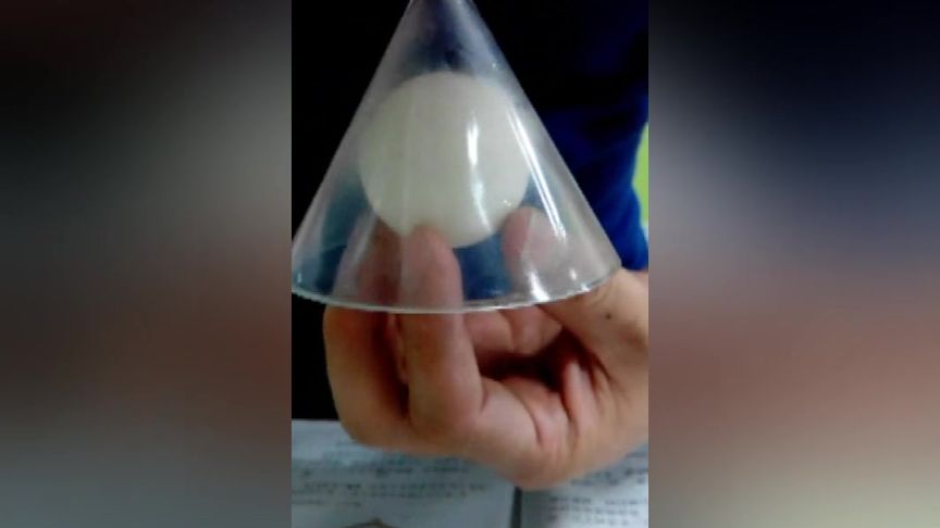 神奇物理之漏斗下的乒乓球为什么没有掉下来:流体的压强