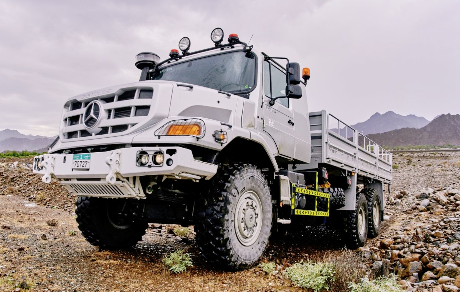 【雪地奔驰河】奔驰 Zetros 6x6 越野性能不是一般的强