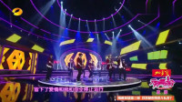 EXO中文版《咆哮》舞台,中间的舞蹈battle简直太帅了!