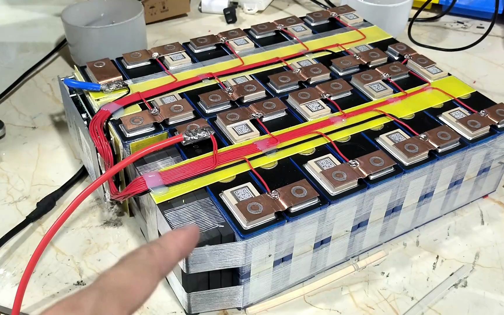 ...三元大单体,给一位哈尔滨的朋友定做一组60v75Ah锂电池,给三轮车用