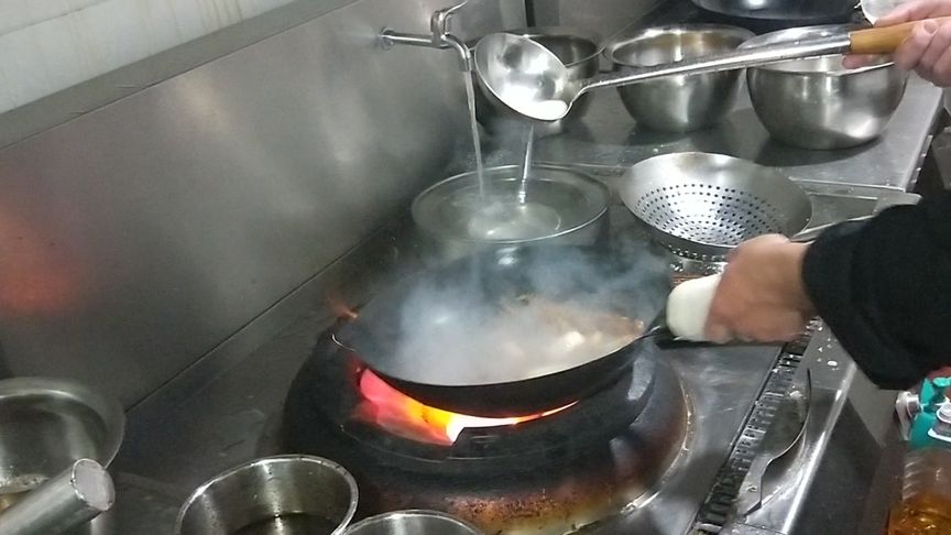 海参最好吃的家常做法,简单方便,学会了过年给家人亲戚做一道