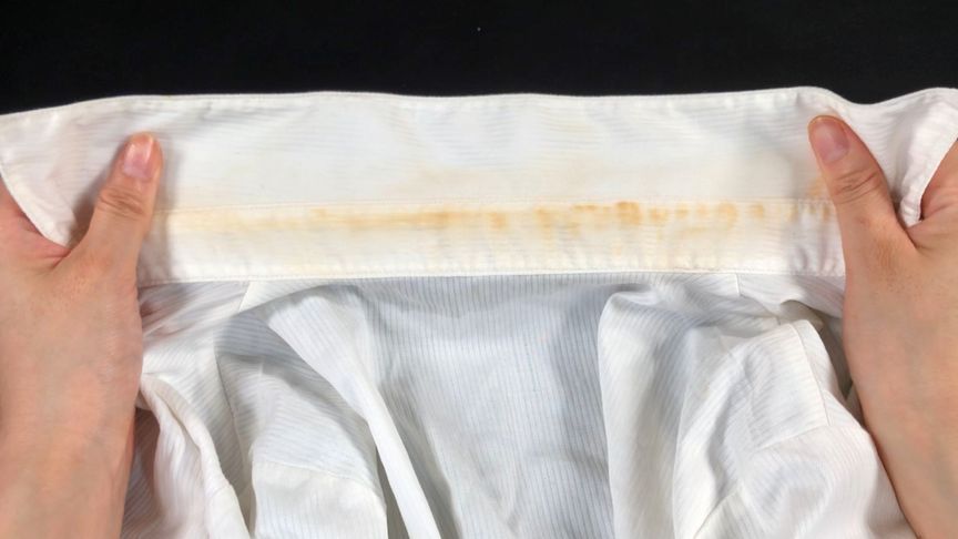 不管衣领多脏多黄,教你小技巧,5分钟洁白如新,不留污痕