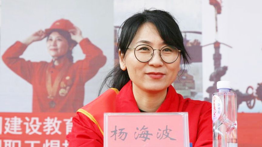 全国劳模参加中国梦·大国工匠公益巡讲走进职业院校传经送宝