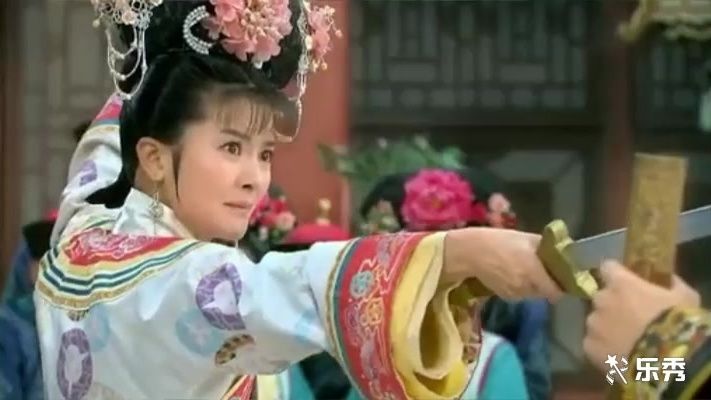 《新还珠格格》里的小燕子和五阿哥吵架!小燕子负气跑掉