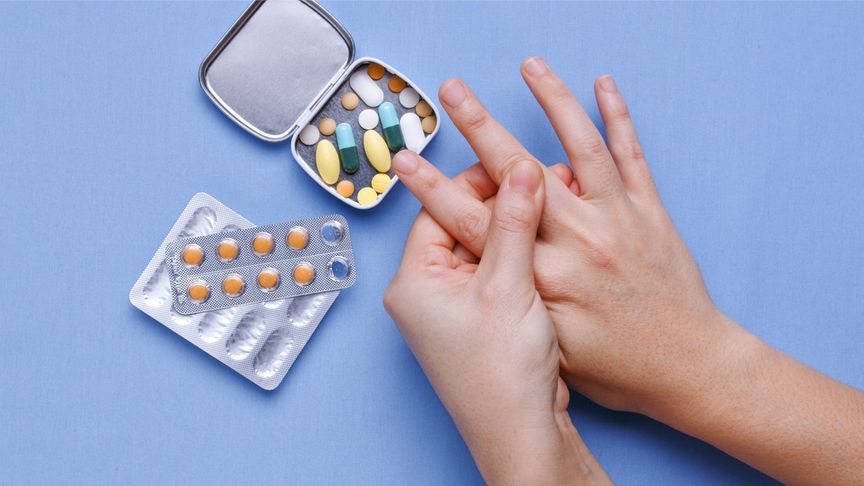 患上脑梗塞还手麻,是什么原因导致?听听医生怎么说