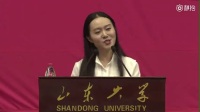 研究生新生代表、山东大学新闻传播学院硕士研究生王慧在开学典礼上...