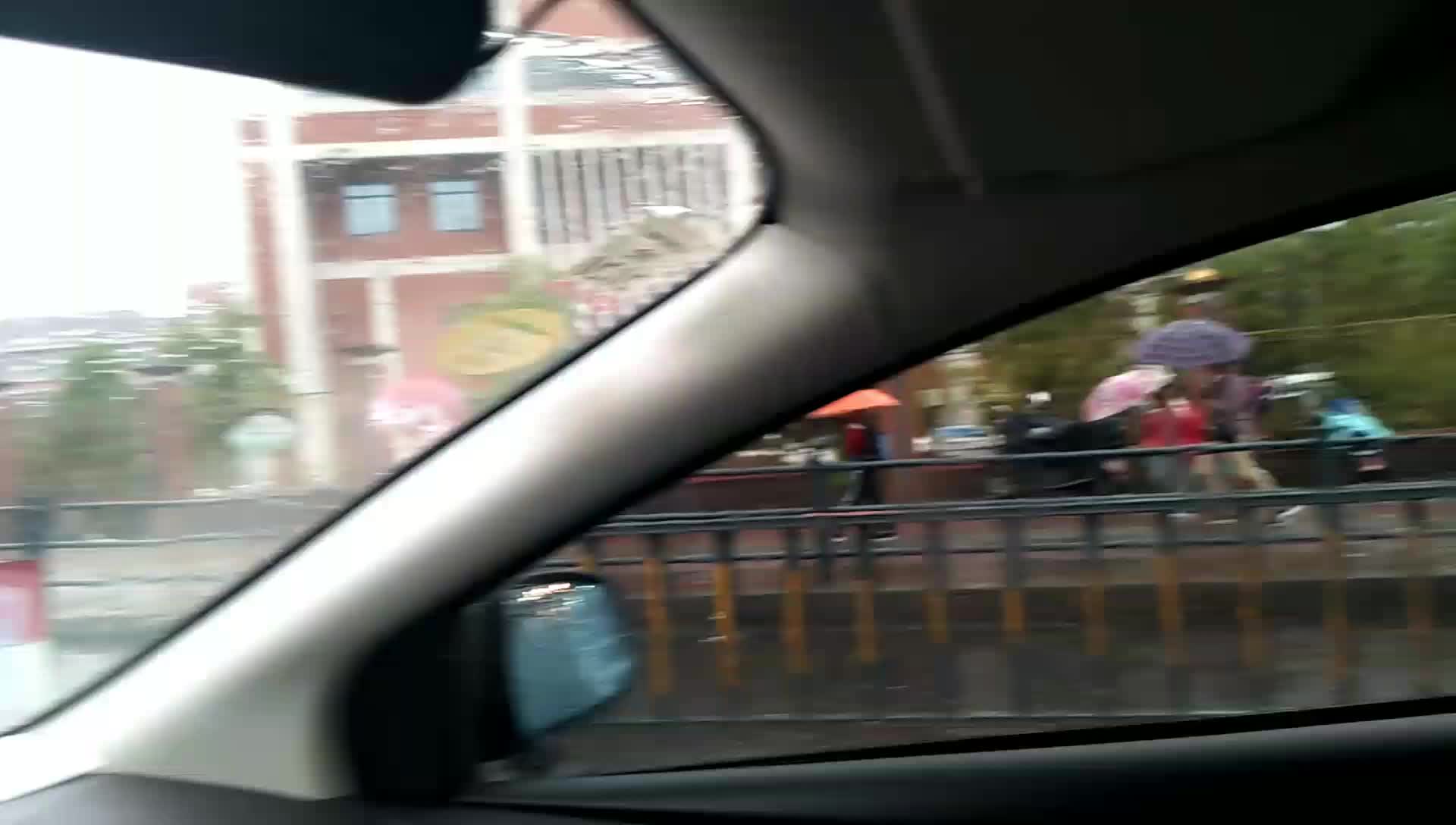 单位近在眼前,20分钟行车500米。神速!