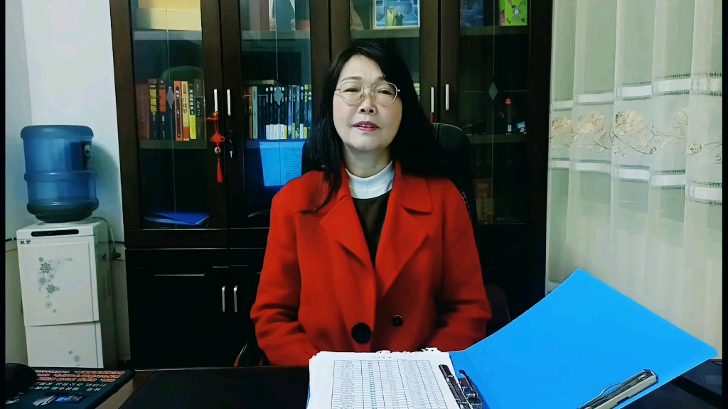 揭秘郑州00后小学女教师疑似跳楼自杀的深层次原因,看过新闻,我泪目...