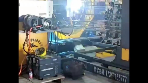 全自动钢筋笼滚焊机,数控钢筋笼滚焊机自动焊工地应用,数控钢筋笼滚...