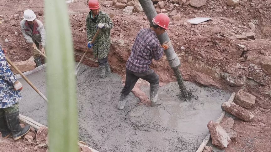 vlog记录浇筑混凝土过程,你们见过这样浇筑混凝土的吗?