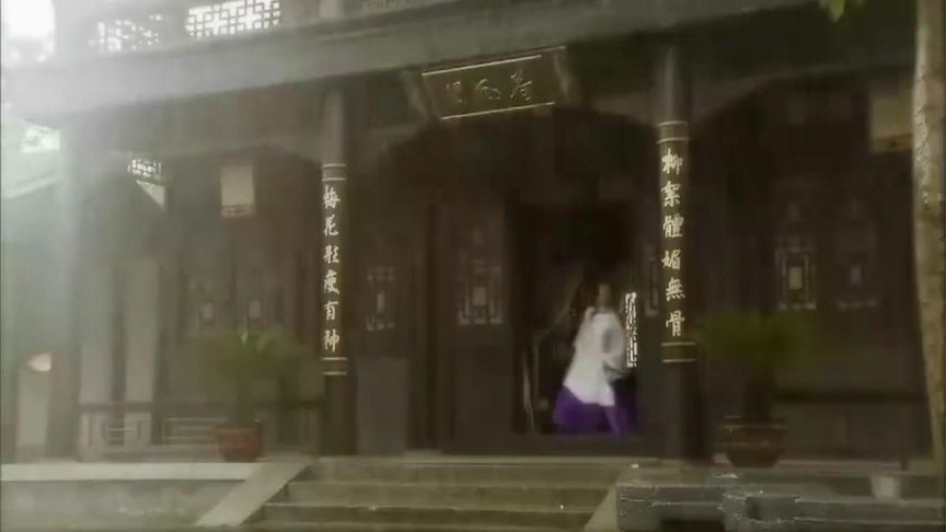 新还珠格格:夏雨荷下雨去开门,结果来个陌生男人,两人一见倾心