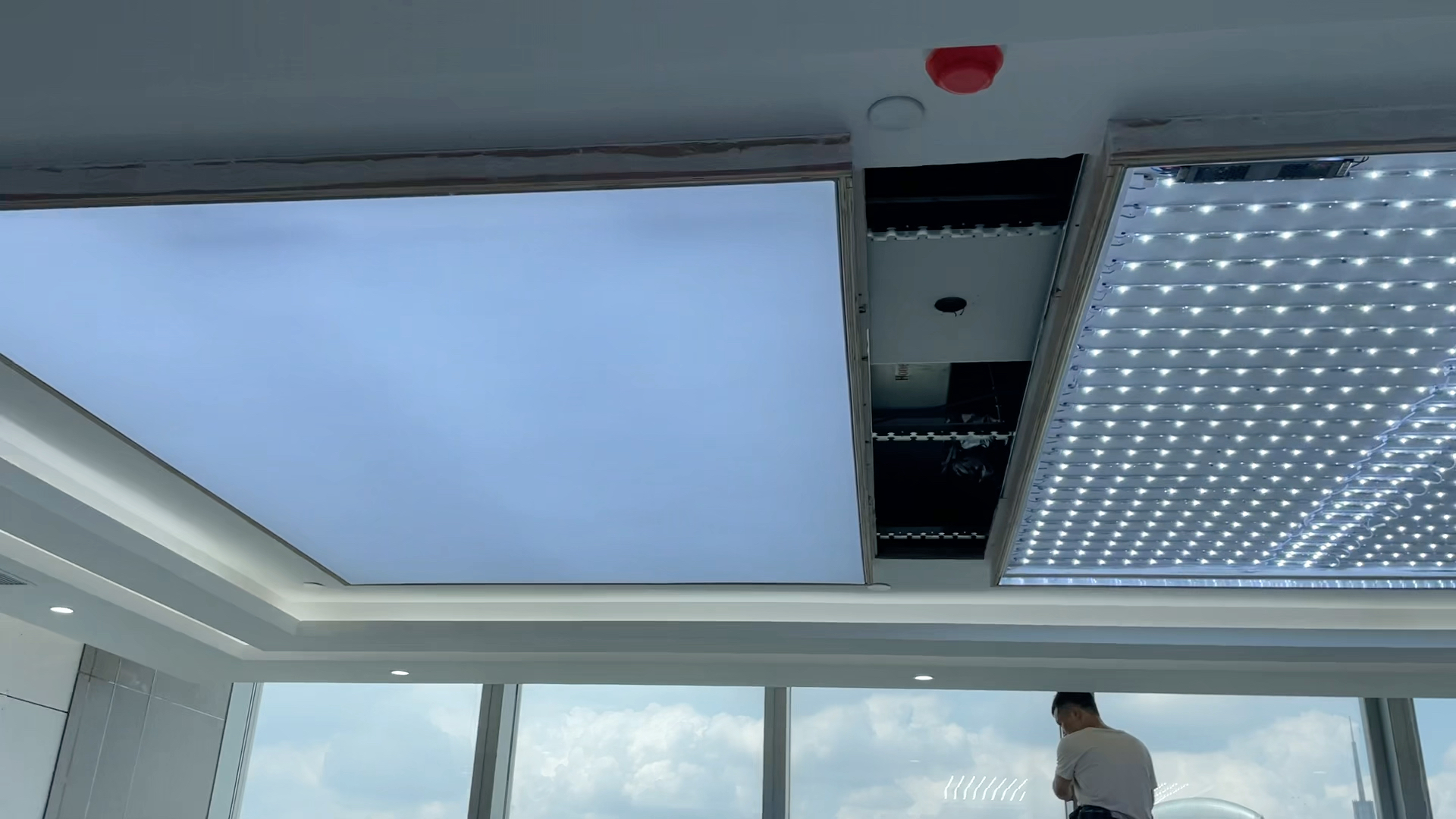 软膜天花吊顶白色透光膜现场怎样安装,软膜天花内部是由什么组成的,...