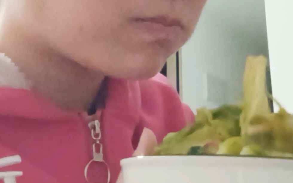 午饭吃太多那晚饭就只吃点菜菜吧~