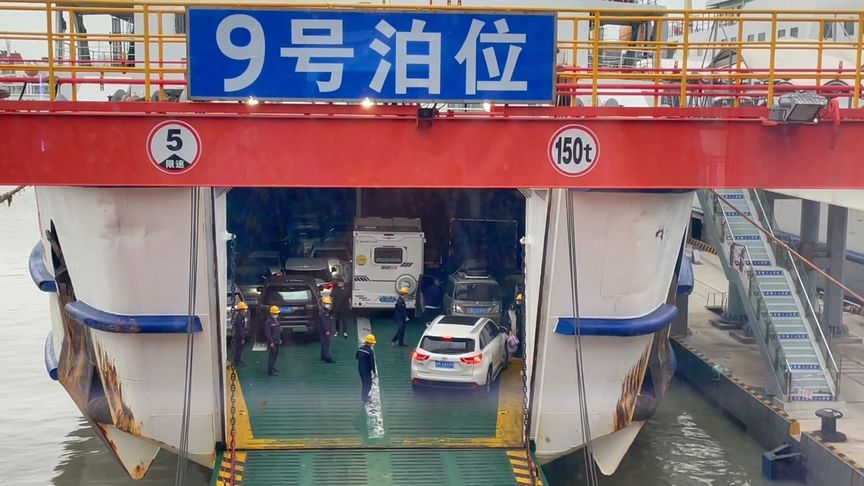 路上的风景55(从徐闻港坐轮渡到新海港,来到海口。)