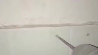 墙砖打孔用电锤容易打烂,可选择用手电钻,这样的处理方法非常保险!