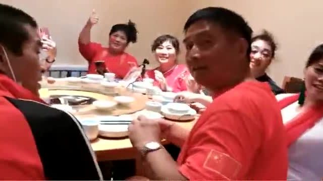 圆满完成任务,开心一聚