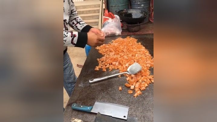 纯手工制作的梨膏糖,还真不知道是什么味道的,有吃过的么