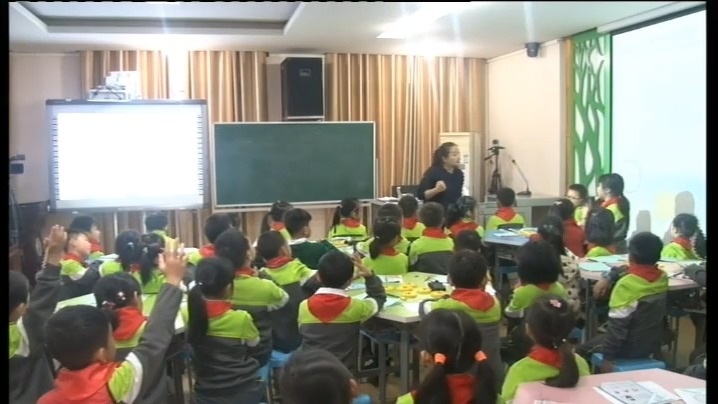 【关注看完整视频】部审西南师大小学数学一年级下册《认识钟表》...