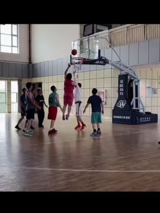你认为投篮手型重要 还是弧度更重要