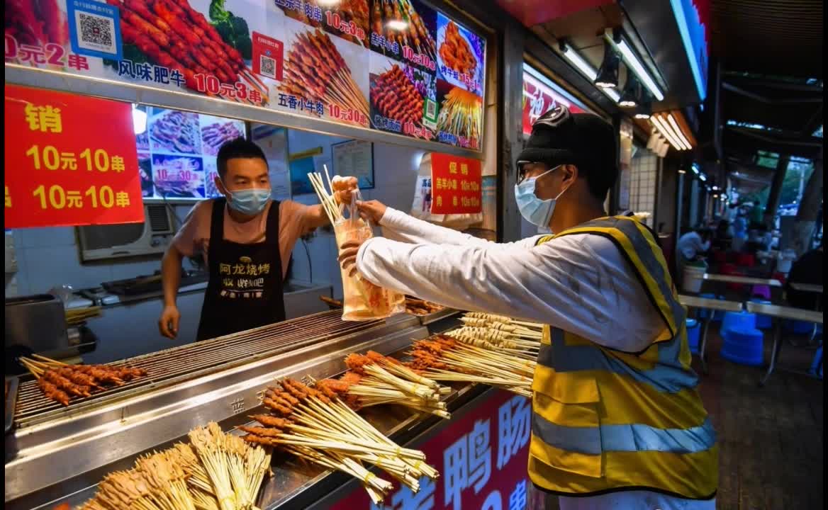 外卖平台最新发布的一组五四青年节数据显示,疫情期间,全国共有160万...