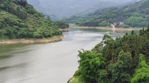 青山绿水,白草红叶黄花
