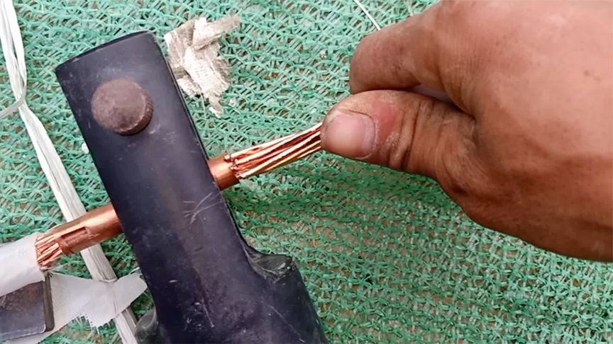 家用电总功率10KW,该用多大的进户线?老电工是这样计算的
